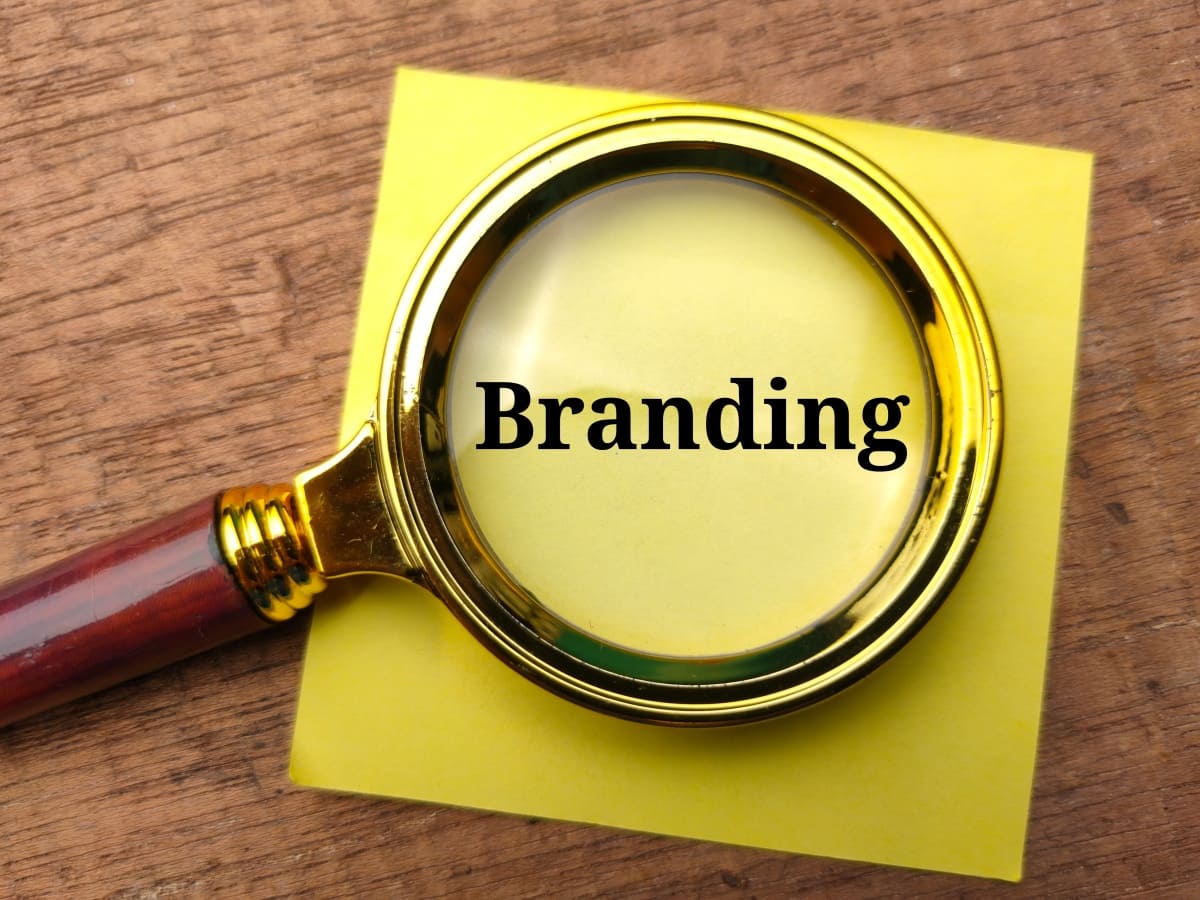 Minimalist vs. Maximalist Branding: Finding the Perfect Typeface for ...